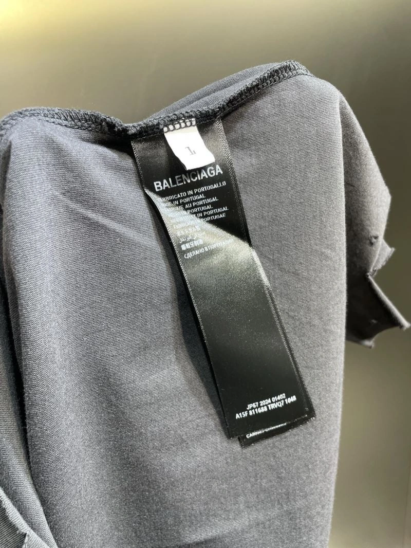Accurate model Balenciaga T-Shirts