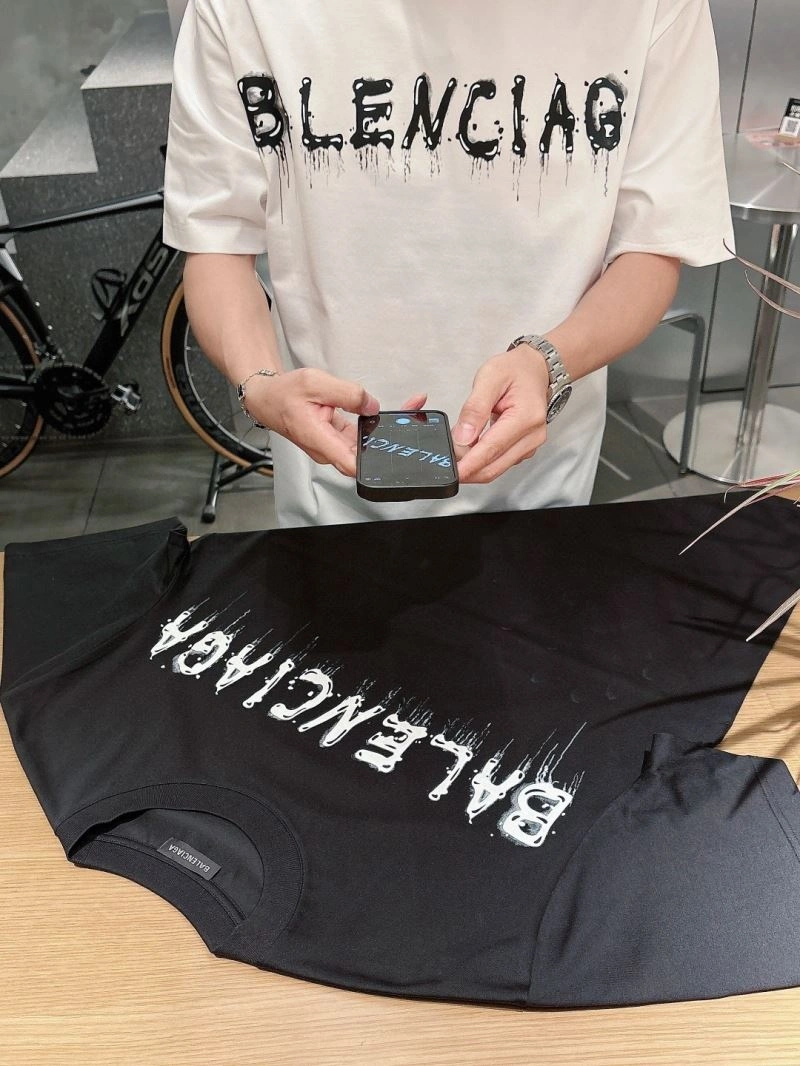 Bargain Balenciaga T-Shirts