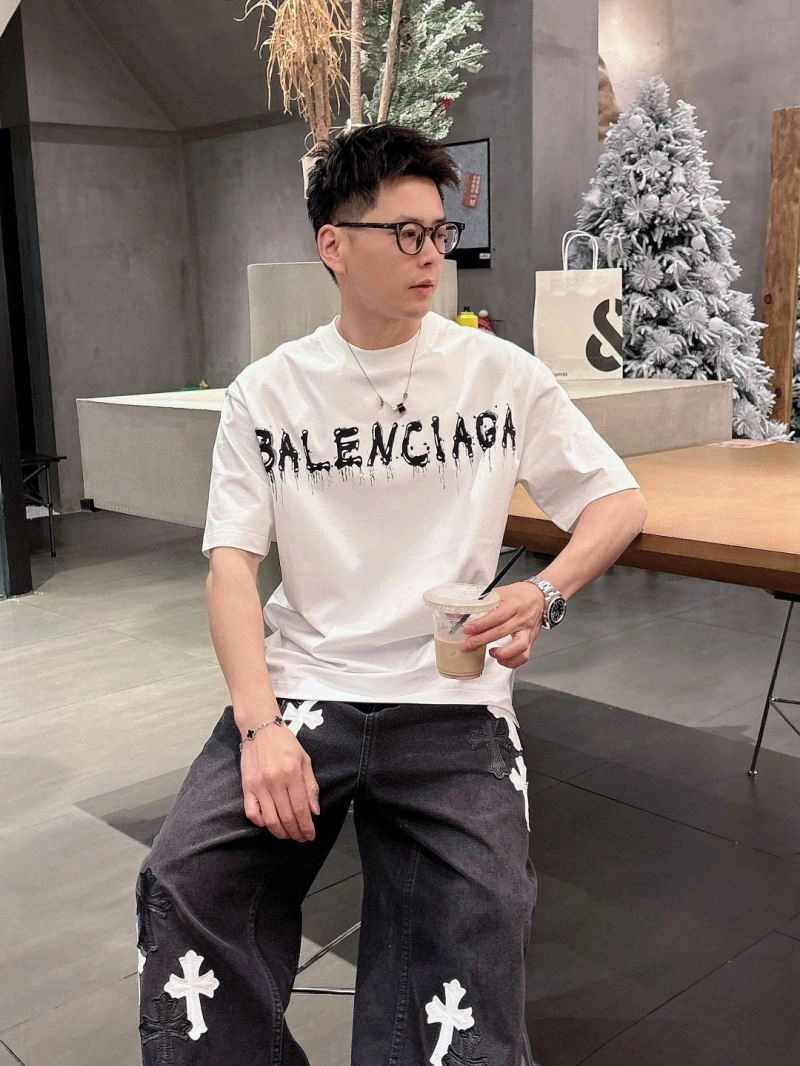 Bargain Balenciaga T-Shirts