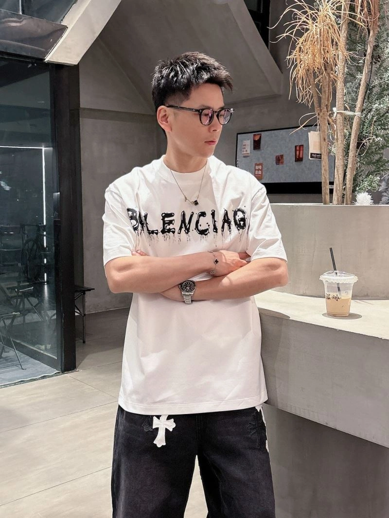 Bargain Balenciaga T-Shirts