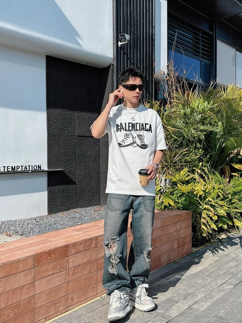 High fidelity Balenciaga T-Shirts