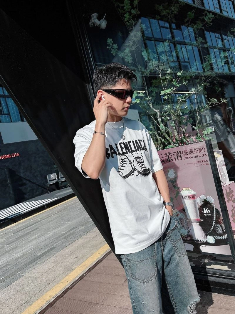 High fidelity Balenciaga T-Shirts
