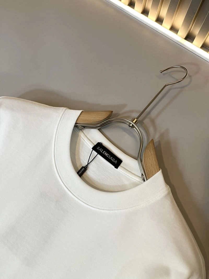 Accurate model Balenciaga T-Shirts