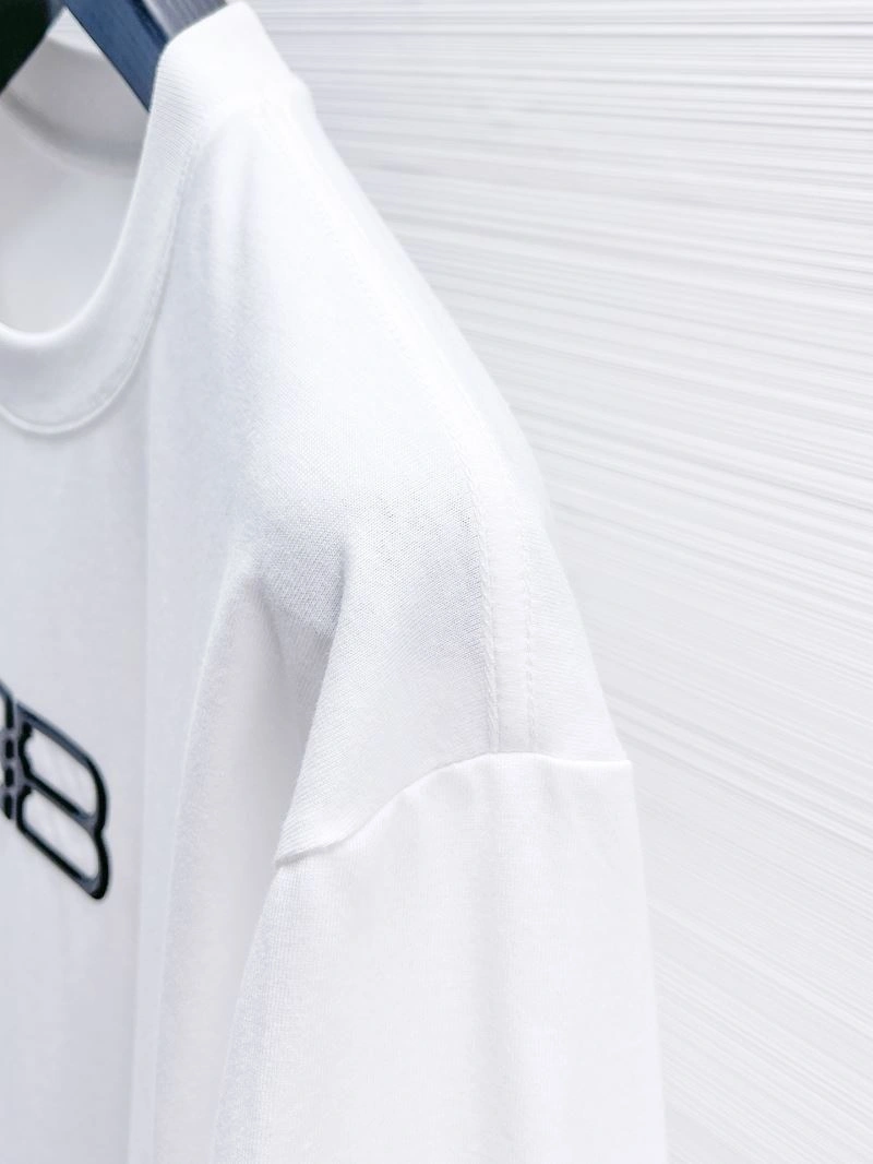 Accurate model Balenciaga T-Shirts