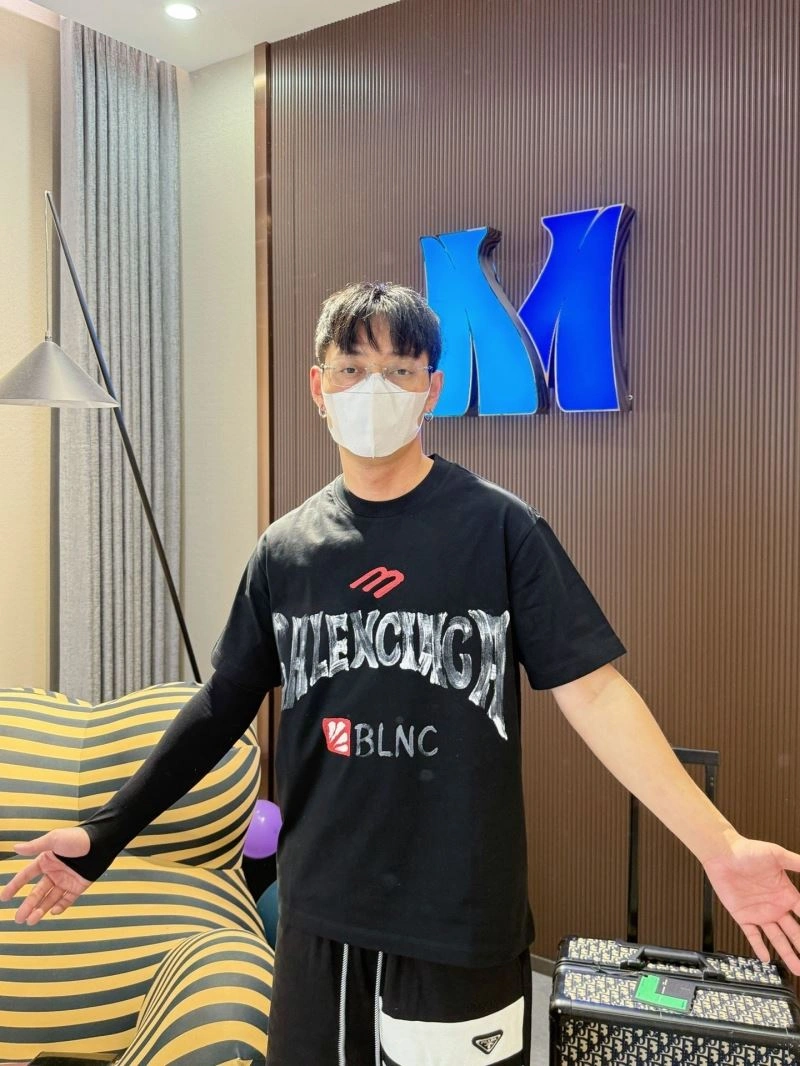 Cut-rate Balenciaga T-Shirts