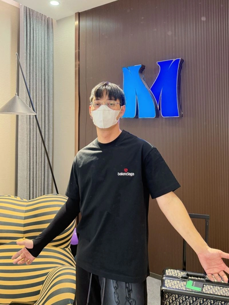 Economical Balenciaga T-Shirts