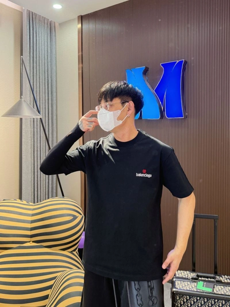 Economical Balenciaga T-Shirts