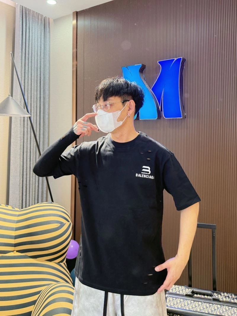 Bargain Balenciaga T-Shirts