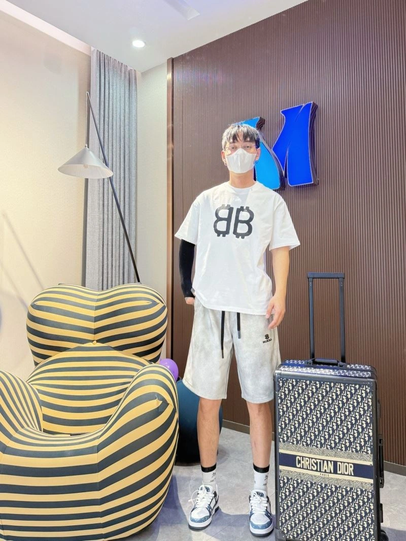 Economical Balenciaga T-Shirts