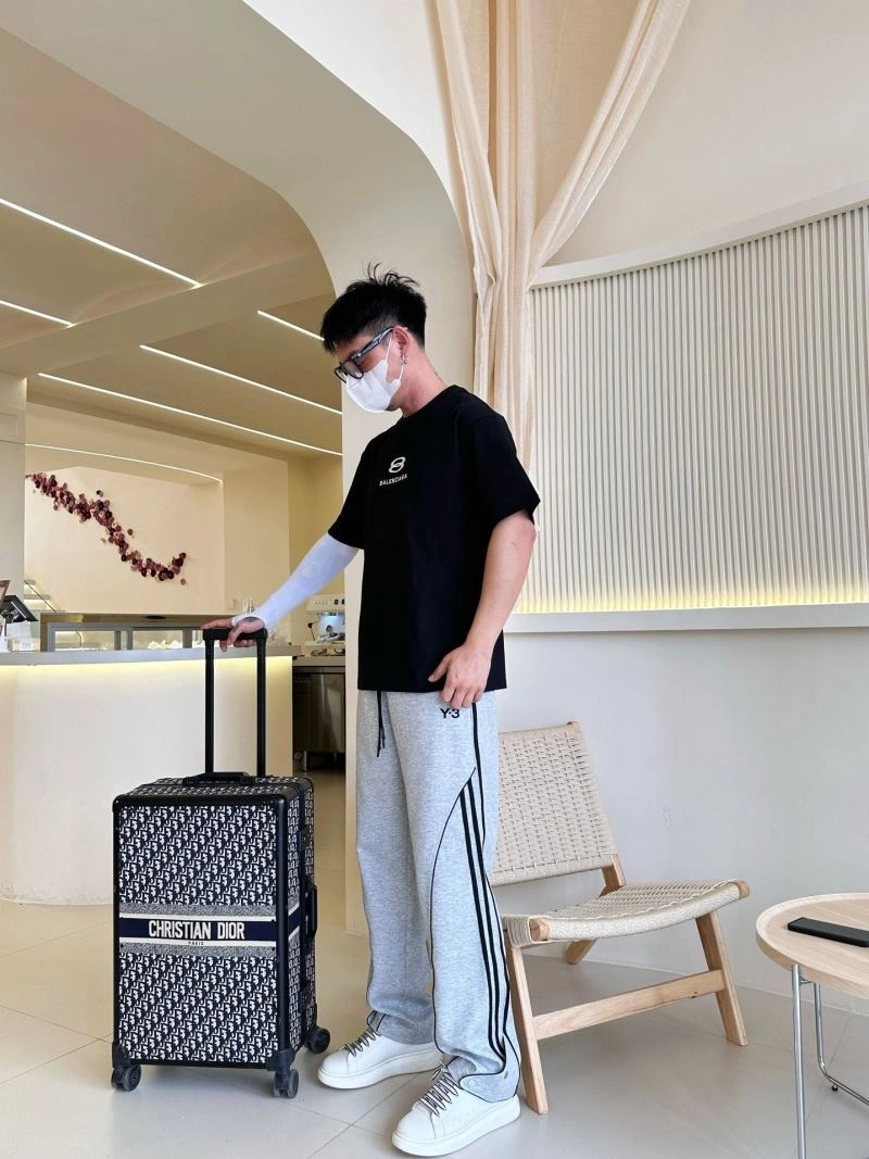 High accuracy Balenciaga T-Shirts