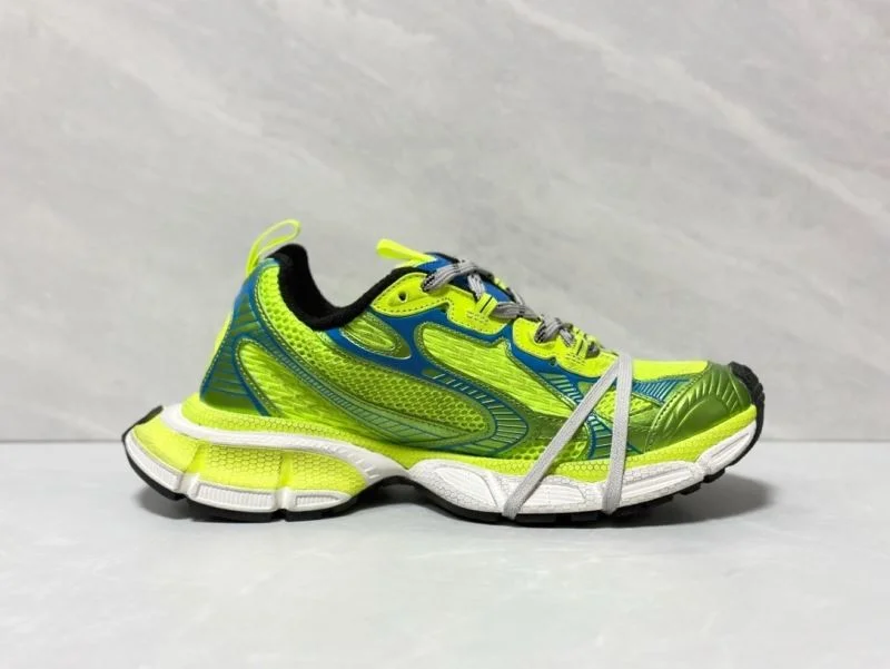 Accurate model Balenciaga Track Shoes