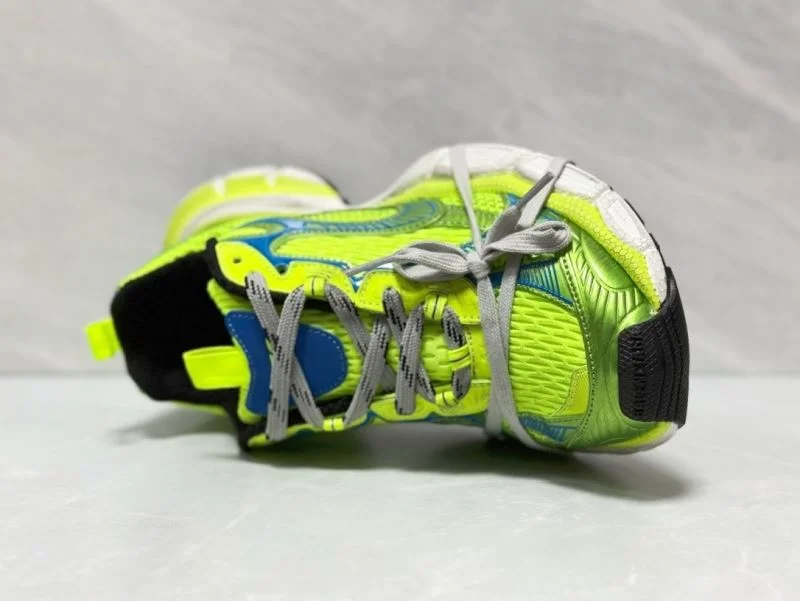 Accurate model Balenciaga Track Shoes