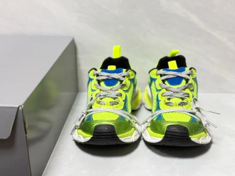 Accurate model Balenciaga Track Shoes