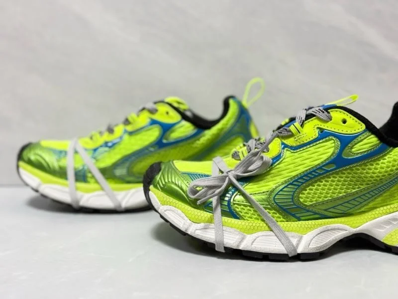 Accurate model Balenciaga Track Shoes