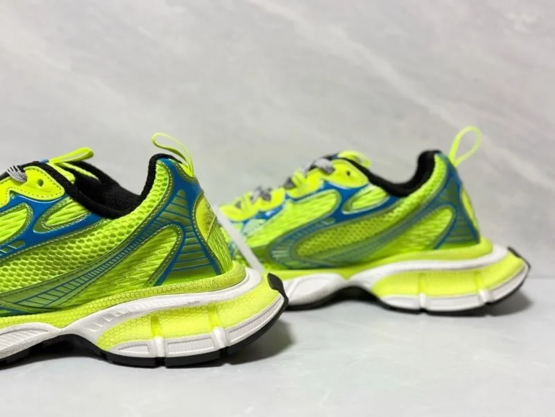 Accurate model Balenciaga Track Shoes