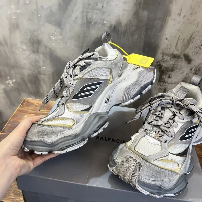 Accurate model Balenciaga Track Shoes