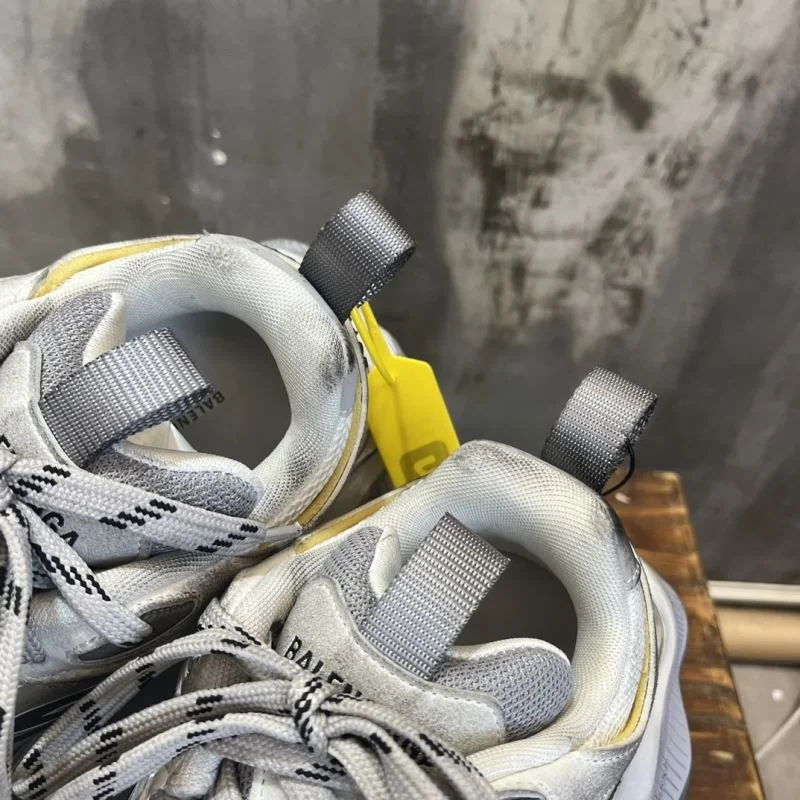 Accurate model Balenciaga Track Shoes