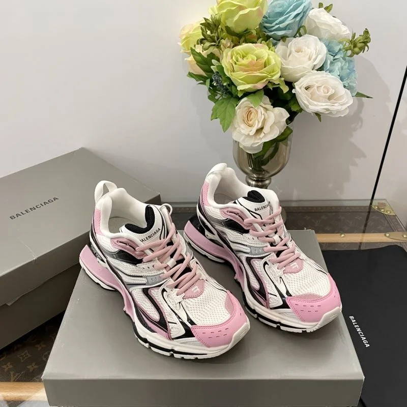 Accurate model Balenciaga Track Shoes