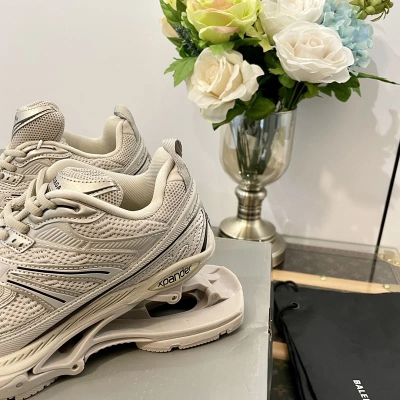 Accurate model Balenciaga Track Shoes