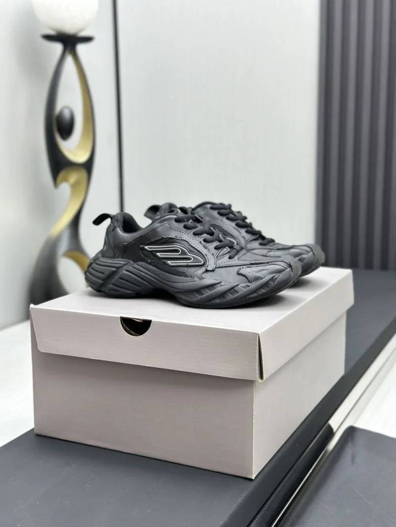 Accurate model Balenciaga Track Shoes