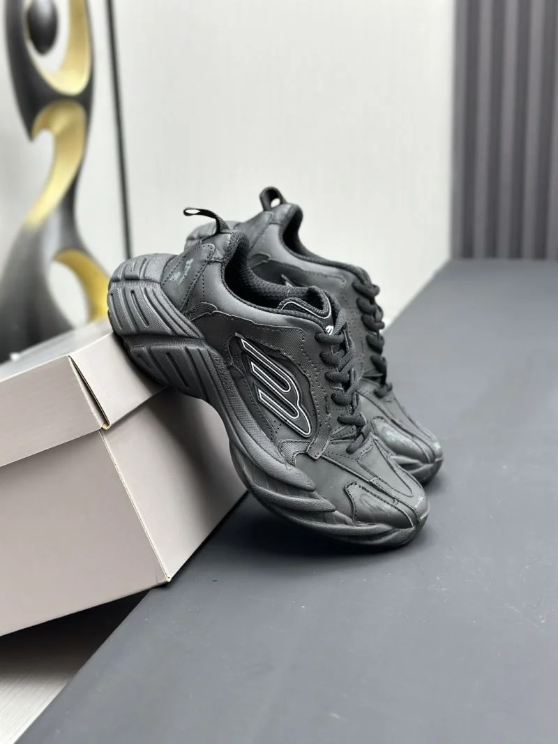 Accurate model Balenciaga Track Shoes
