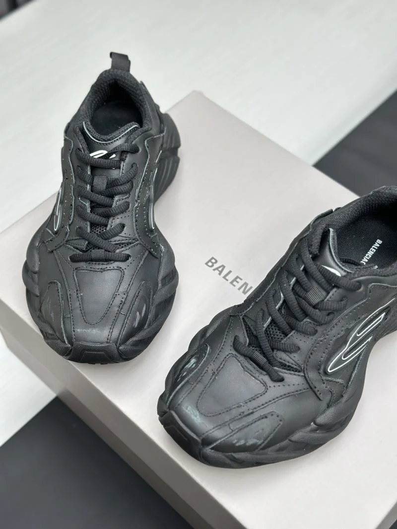 Accurate model Balenciaga Track Shoes