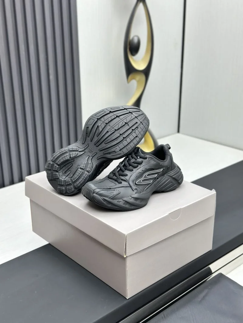Accurate model Balenciaga Track Shoes