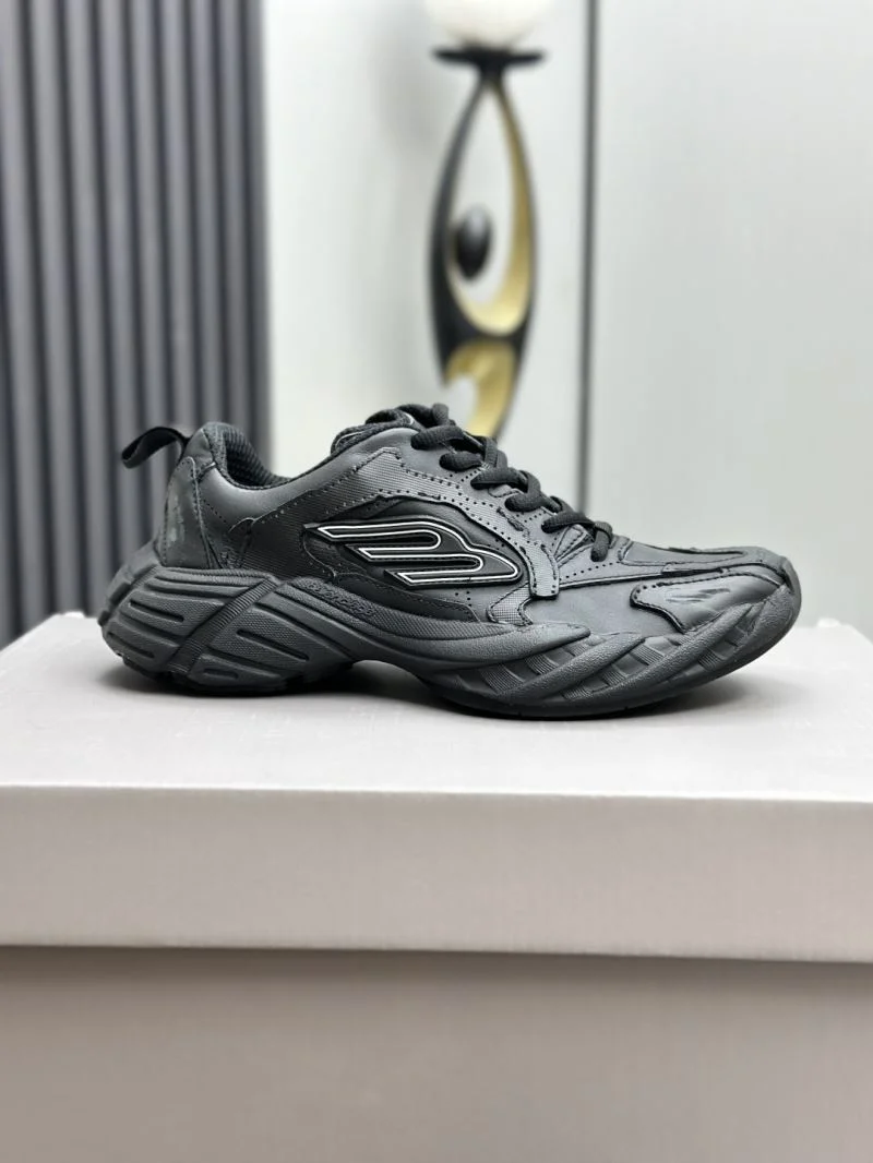 Accurate model Balenciaga Track Shoes