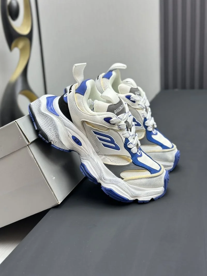 Accurate model Balenciaga Track Shoes