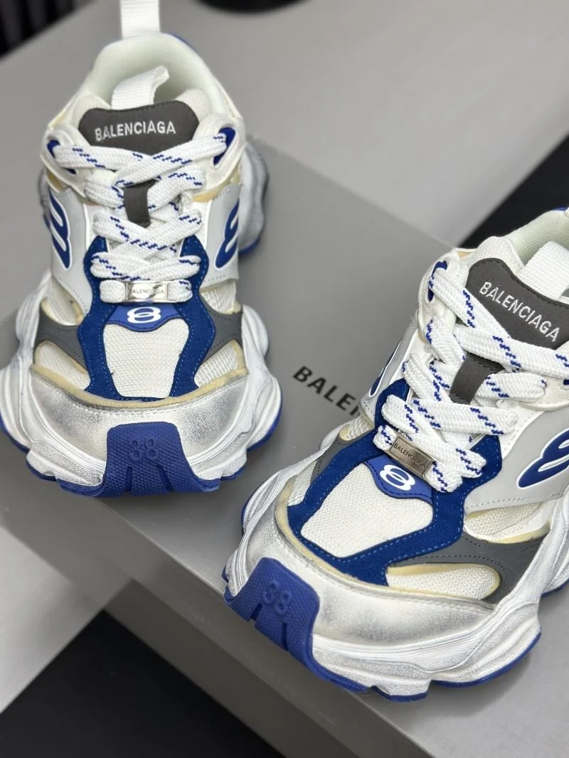 Accurate model Balenciaga Track Shoes