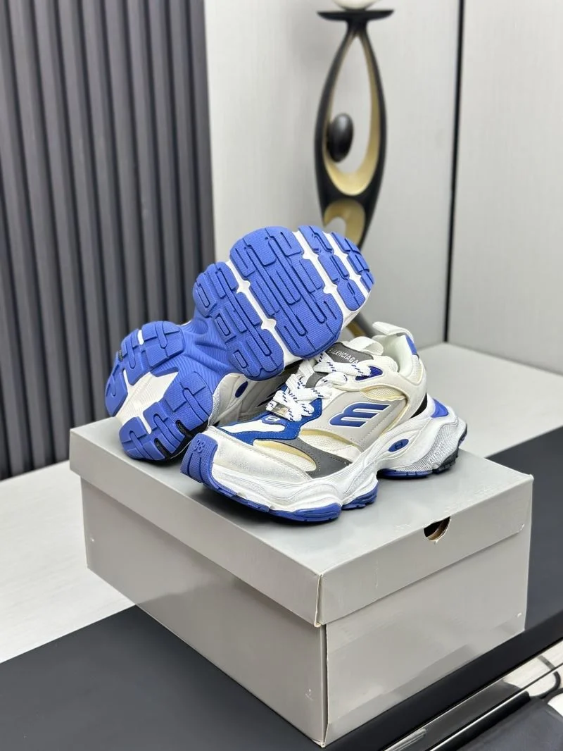 Accurate model Balenciaga Track Shoes