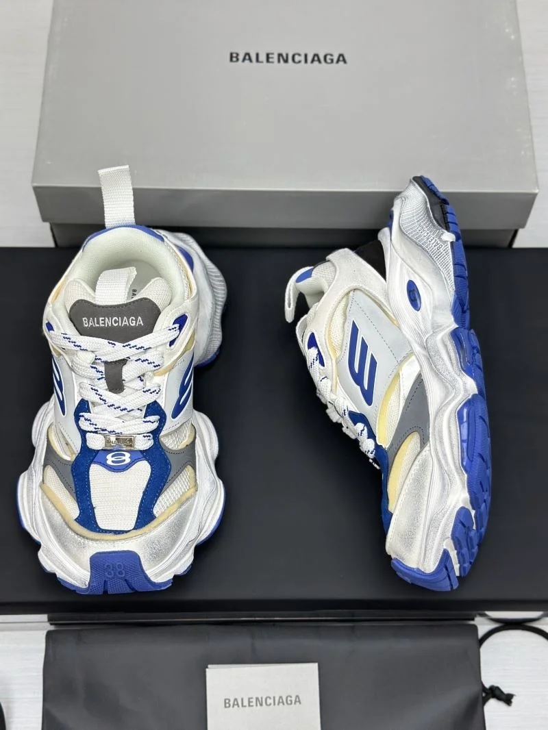 Accurate model Balenciaga Track Shoes