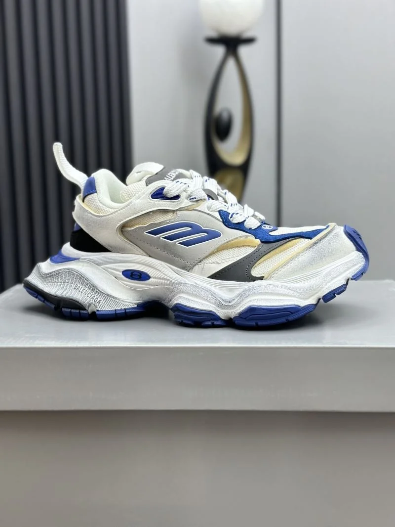 Accurate model Balenciaga Track Shoes