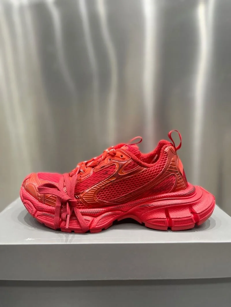 Accurate model Balenciaga Track Shoes