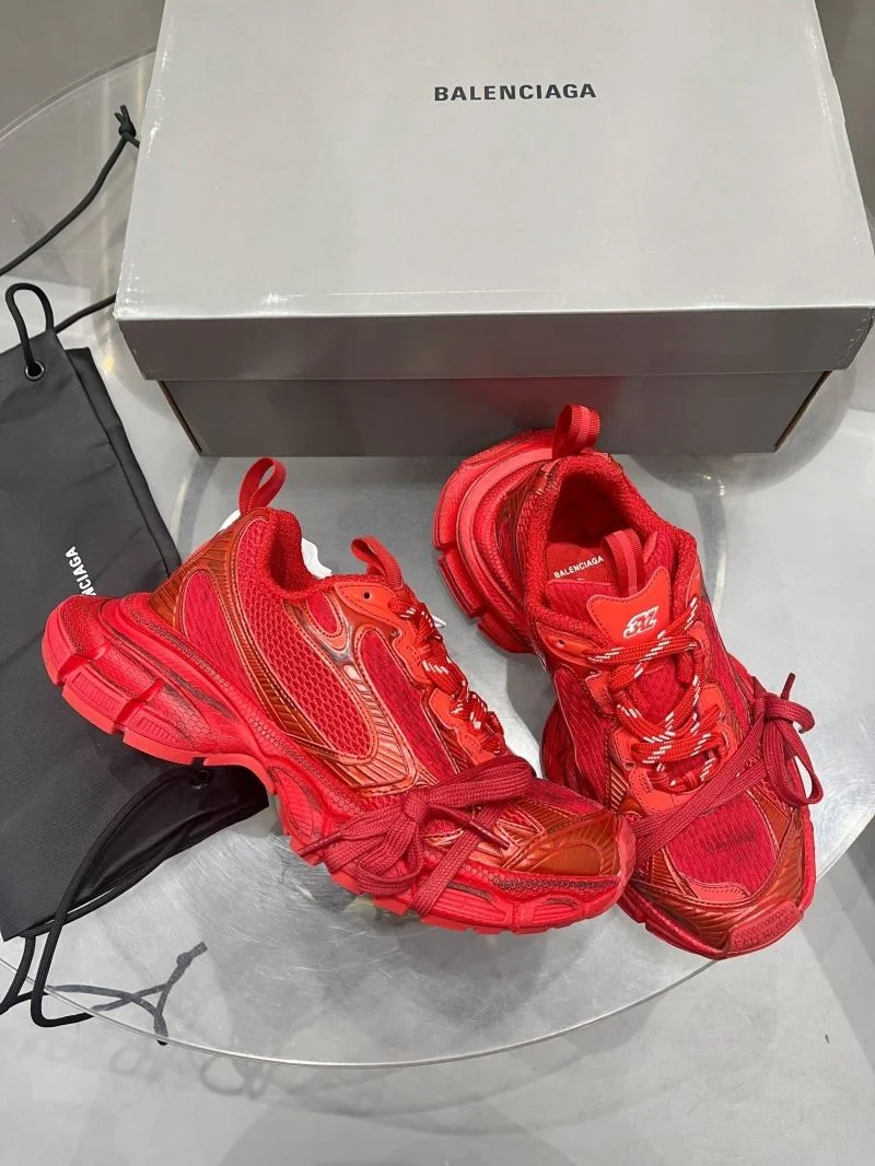 Accurate model Balenciaga Track Shoes