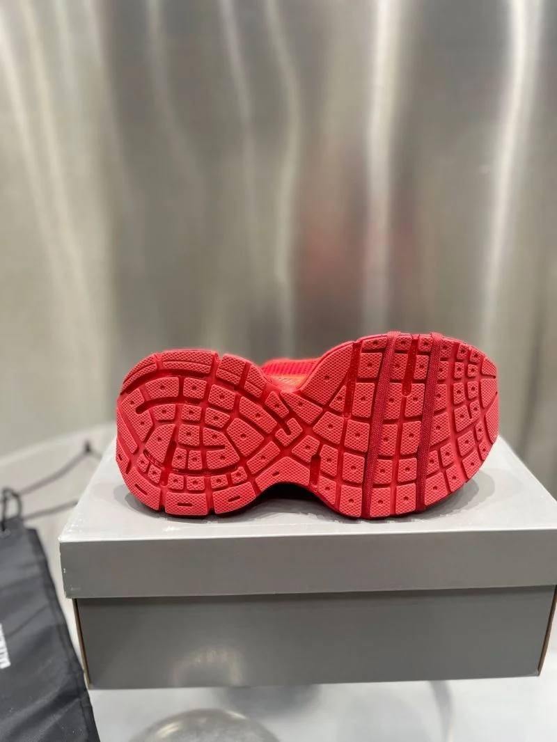 Accurate model Balenciaga Track Shoes
