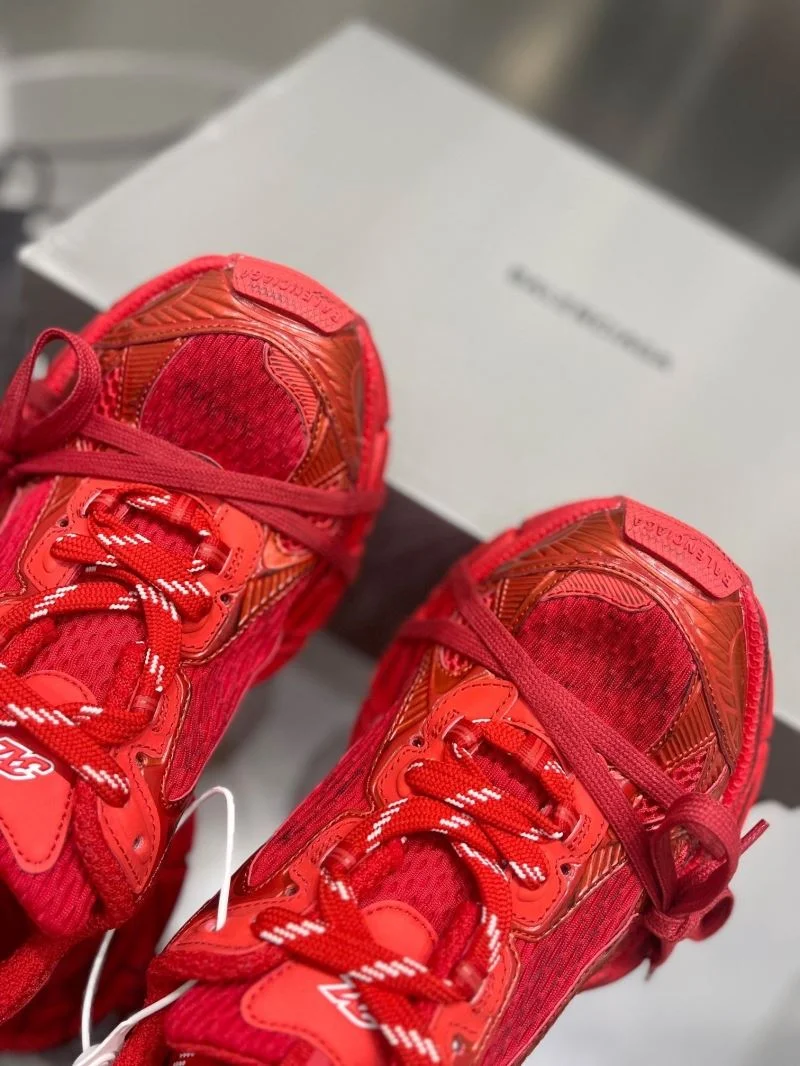 Accurate model Balenciaga Track Shoes