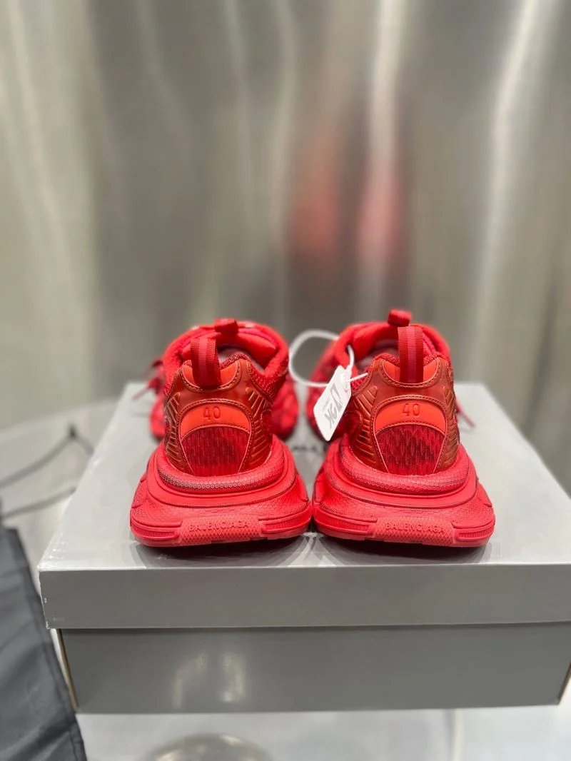 Accurate model Balenciaga Track Shoes