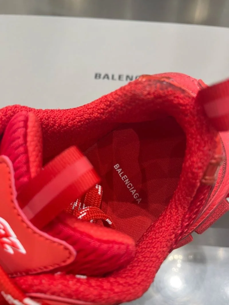 Accurate model Balenciaga Track Shoes