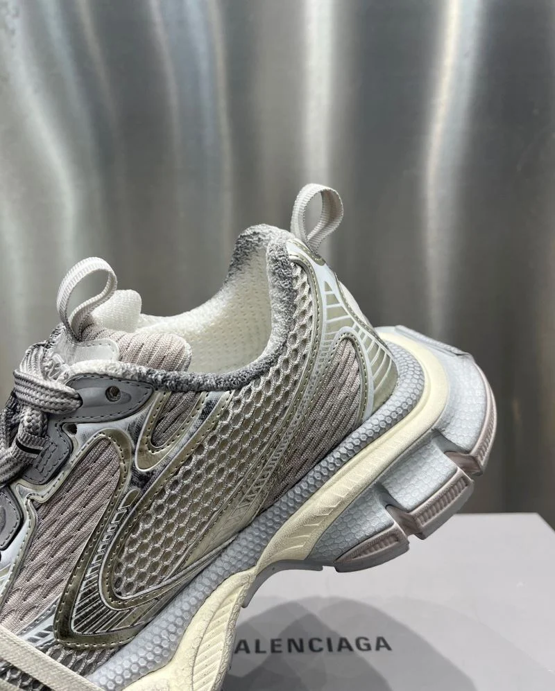 Accurate model Balenciaga Track Shoes