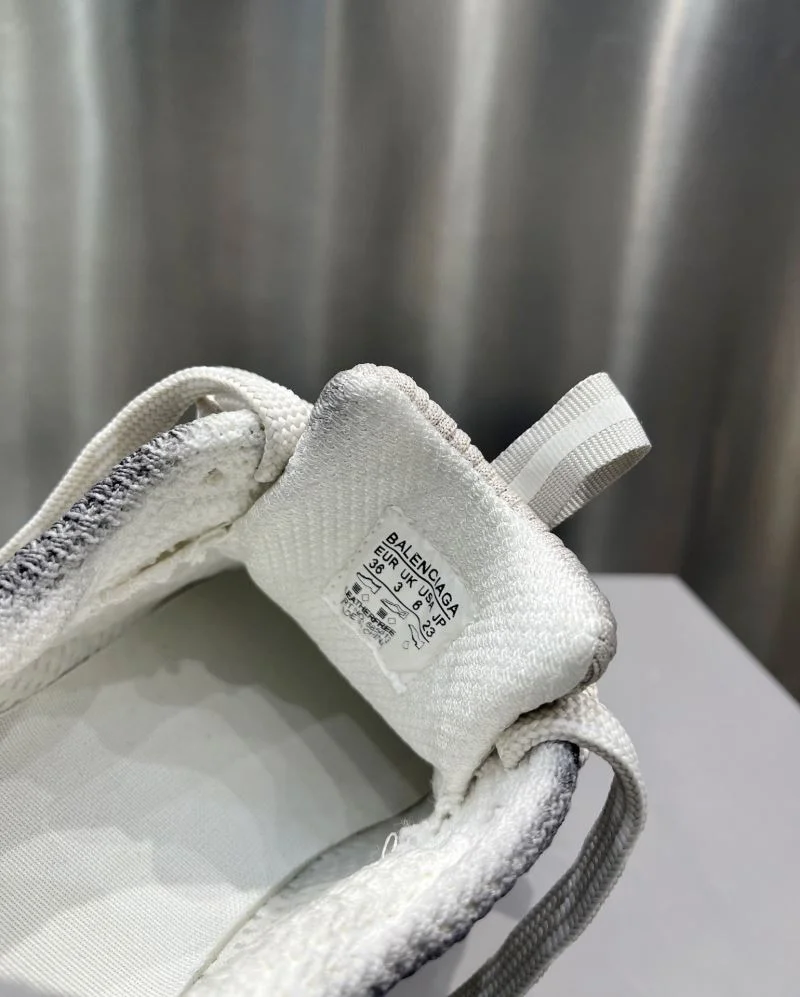 Accurate model Balenciaga Track Shoes