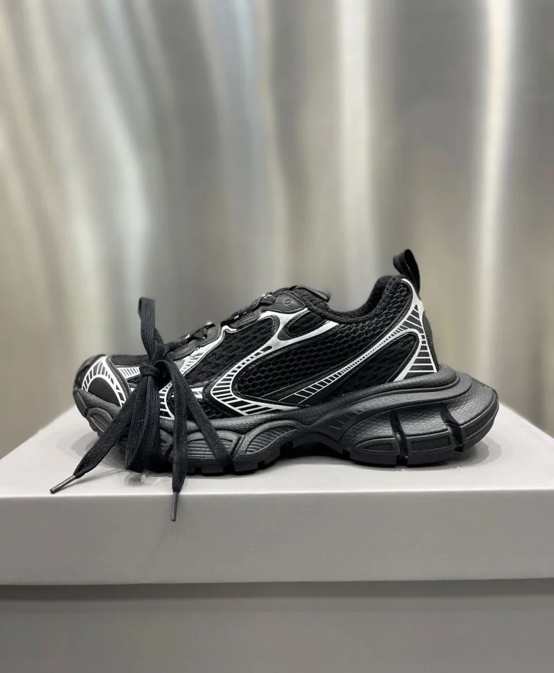 Accurate model Balenciaga Track Shoes