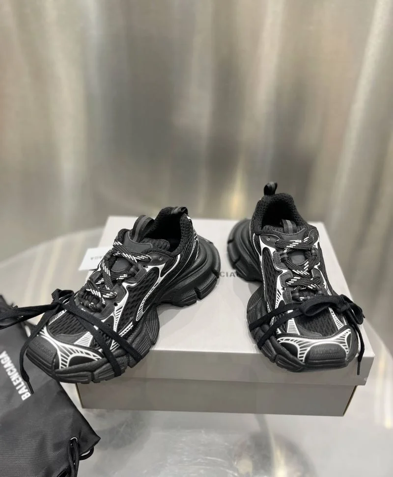 Accurate model Balenciaga Track Shoes