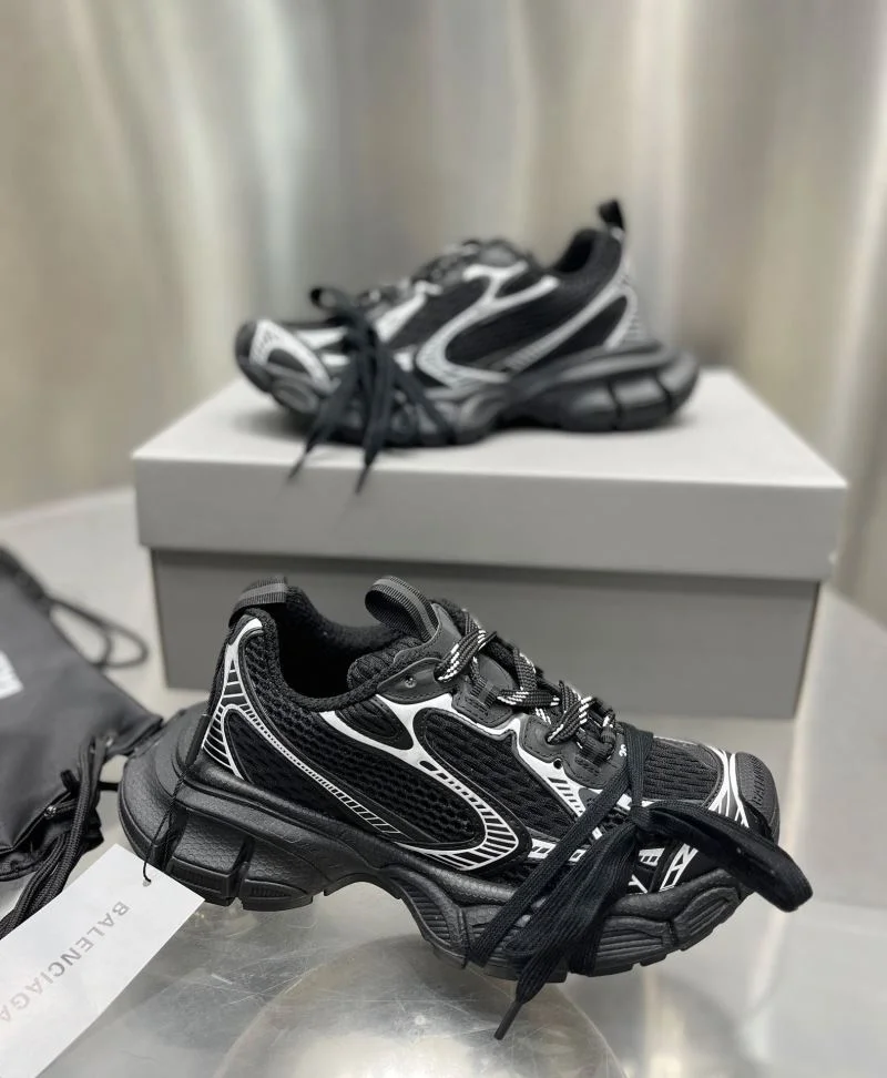 Accurate model Balenciaga Track Shoes
