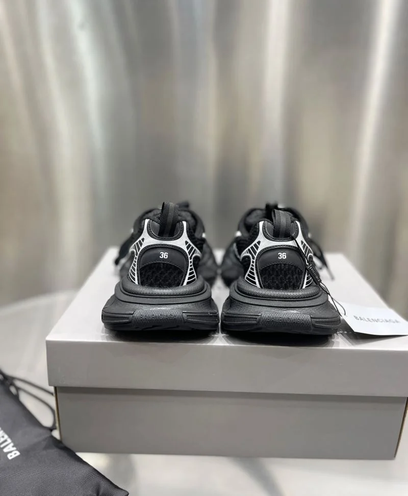 Accurate model Balenciaga Track Shoes