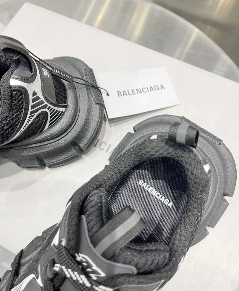 Accurate model Balenciaga Track Shoes
