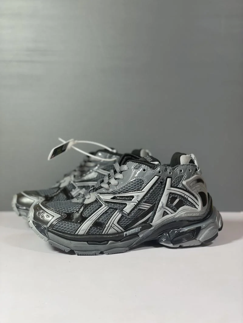Accurate model Balenciaga Track Shoes