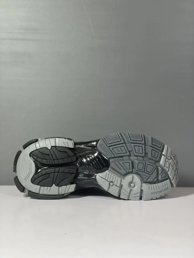 Accurate model Balenciaga Track Shoes