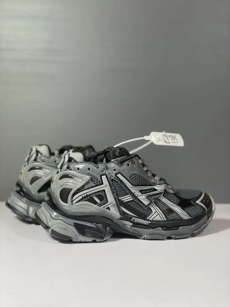 Accurate model Balenciaga Track Shoes