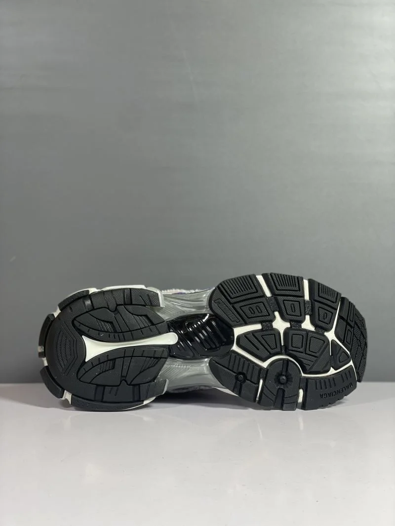 Accurate model Balenciaga Track Shoes